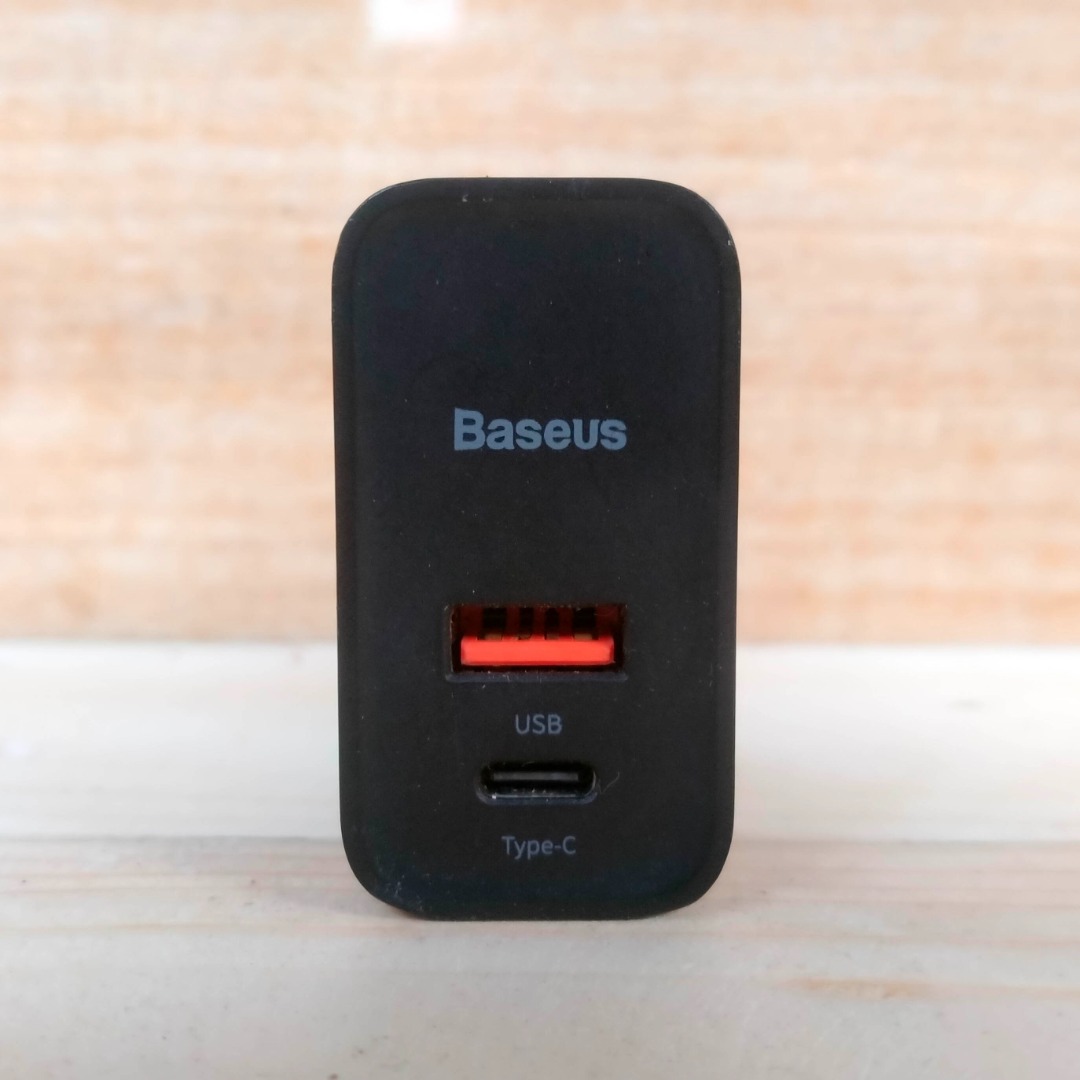 Adaptor Baseus 30W Speed PPS Quick Charger USB+Type C BS-EU905, Telepon ...