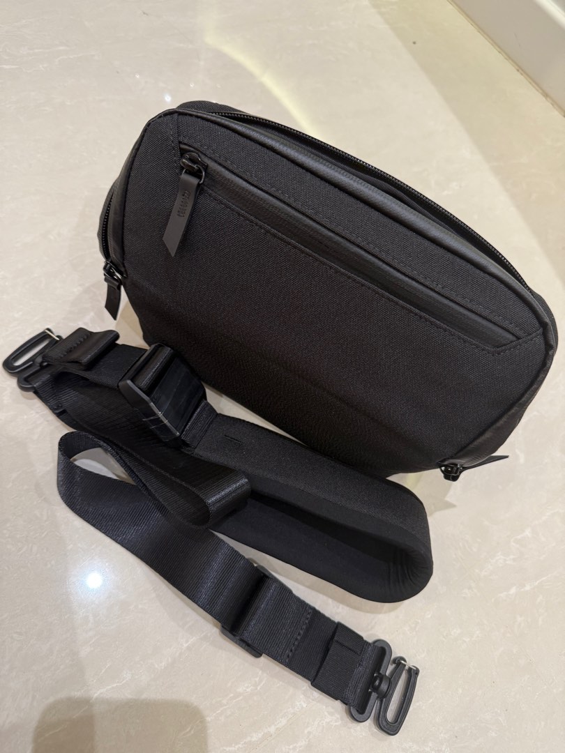 Alpaka Vertex Pouch Black Axoflux, Men's Fashion, Bags, Sling Bags on ...