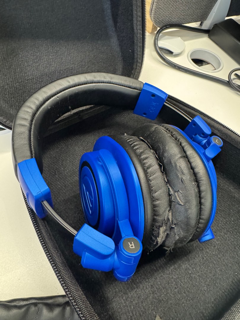Audio-Technica ATH-M50x Professional Studio Headphones (Limited Blue ...