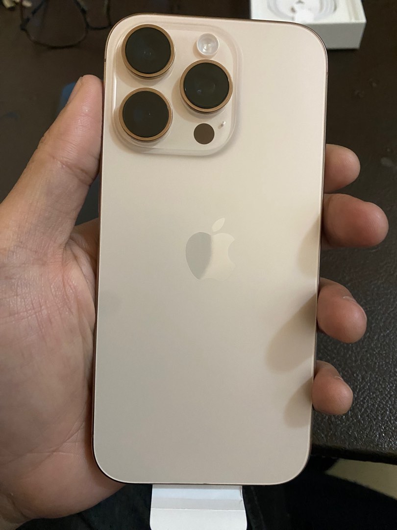 Iphone 16 pro 256 ibox garansi juni 2026 bh 100 mulus perfect, Telepon ...