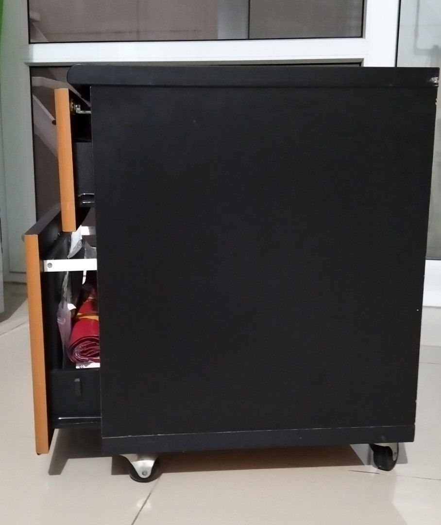 Meja dengan Laci Dorong / Mobile Drawer, Perabotan Rumah di Carousell