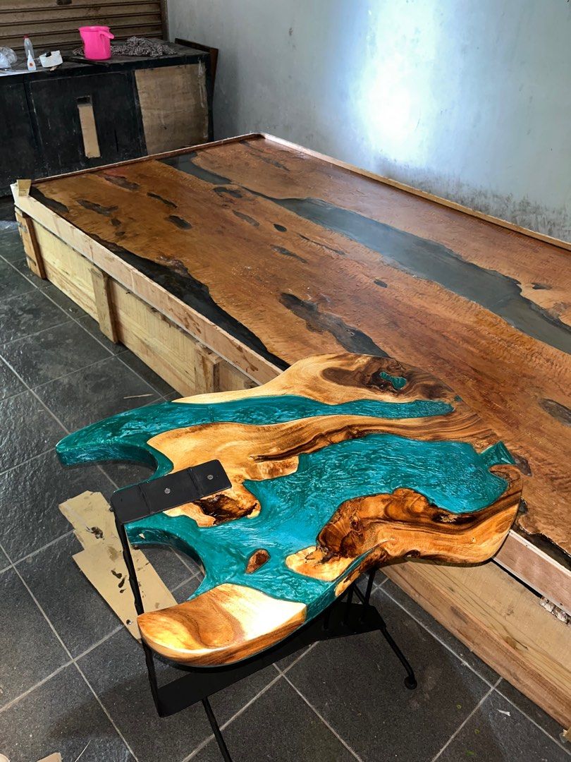 meja kayu resin epoxy set meja minimalis, Perabotan Rumah di Carousell