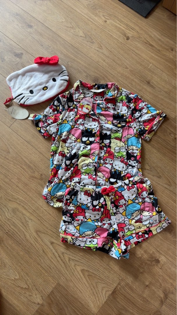 BN Peter Alexander Hello Kitty & Friends Pyjama Set with Matching Bag ...
