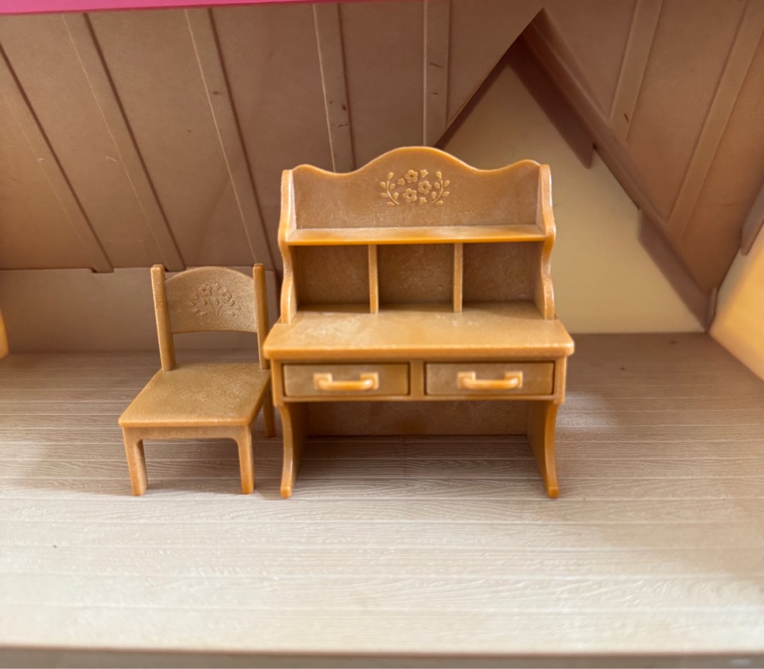 Sylvanian Families Study Table, Hobbies & Toys, Toys & Games on Carousell