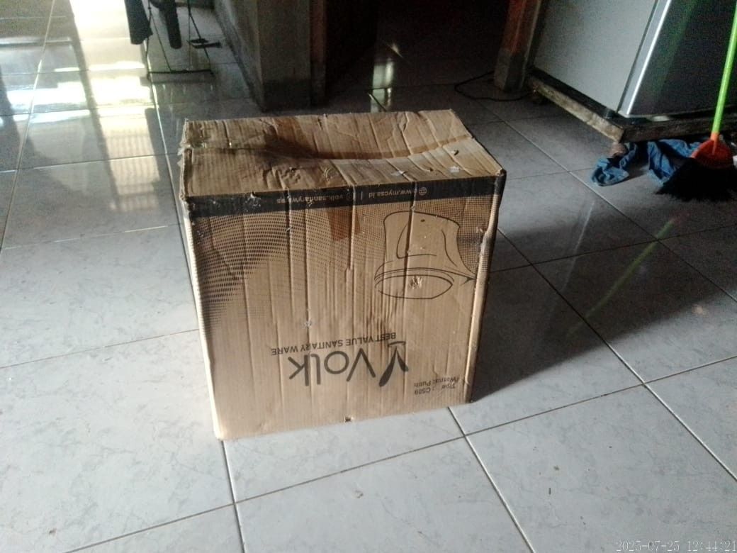 Closet Duduk Baru, Perabotan Rumah di Carousell