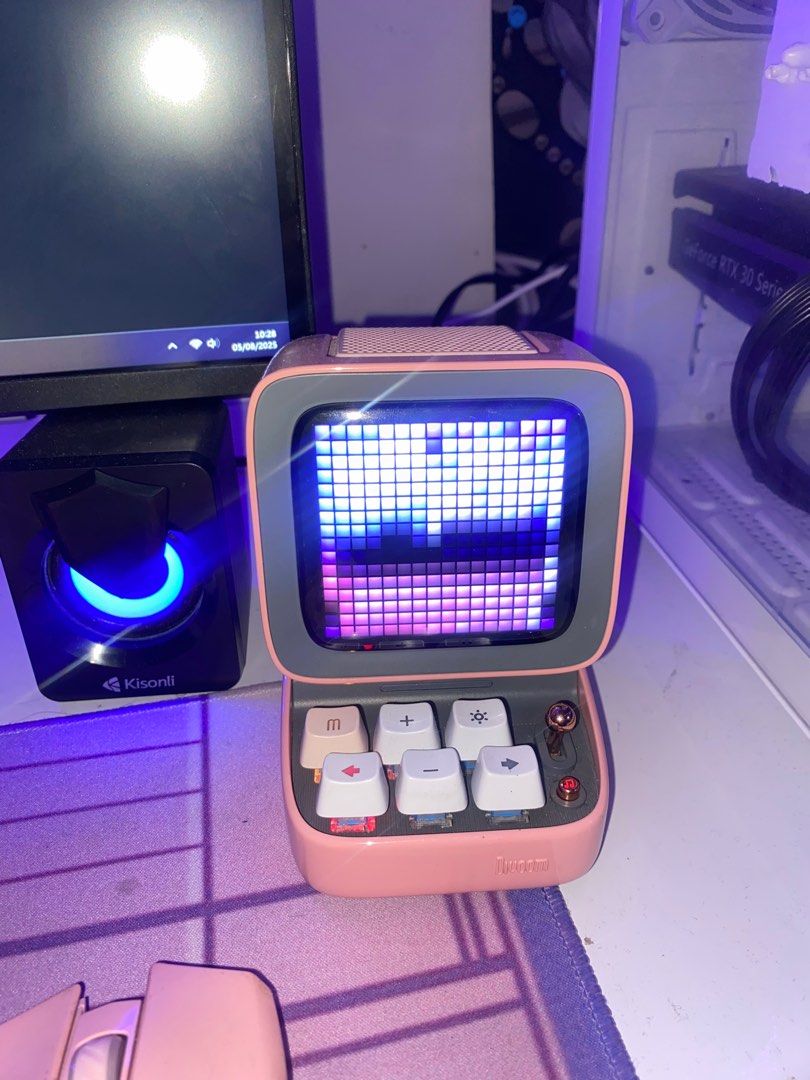 Divoom Ditoo Pink, Elektronik, Bagian Komputer & Aksesoris di Carousell