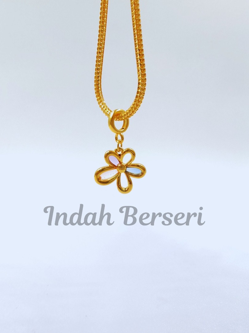 Gold 916 Emas Charm / Loket / Pendant, Women's Fashion, Jewelry ...