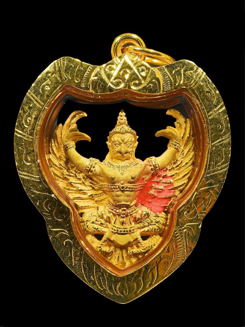 LP Wara Pure Gold Phra Krut Garuda 2540, Hobbies & Toys, Religious ...