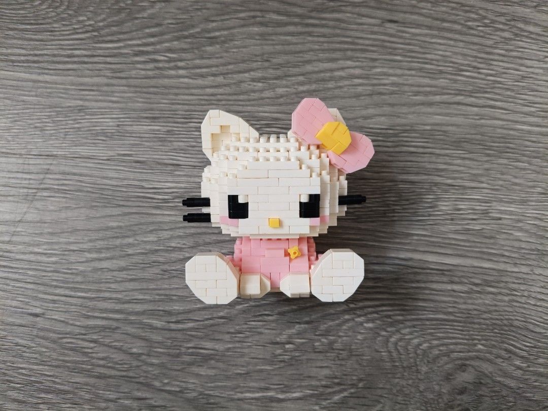 Sanrio Bricks Hello Kitty, My Melody, Kuromi, Hobbies & Toys, Toys ...