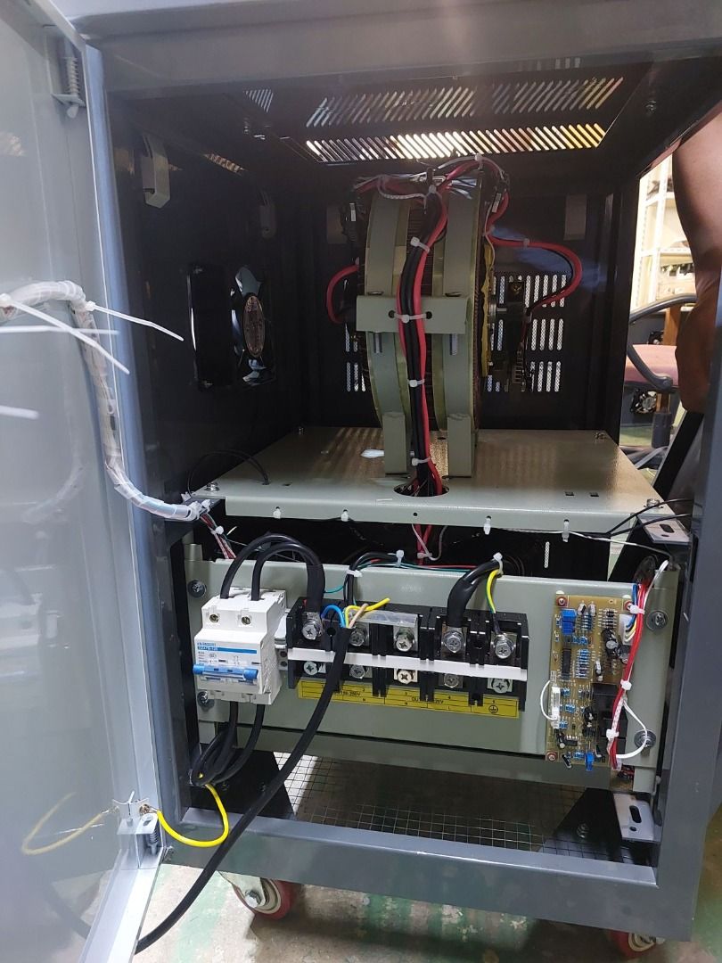 AVR 30KVA 20KVA 10KVA Automatic Voltage Regulator for hospital server ...