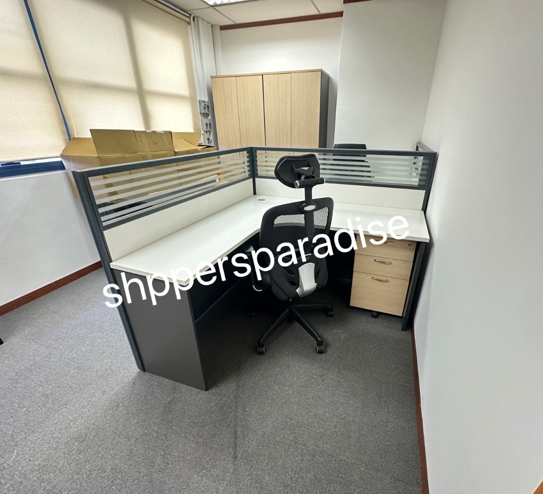 B111 Executive Workstation with high partition,with/without pedestal ...