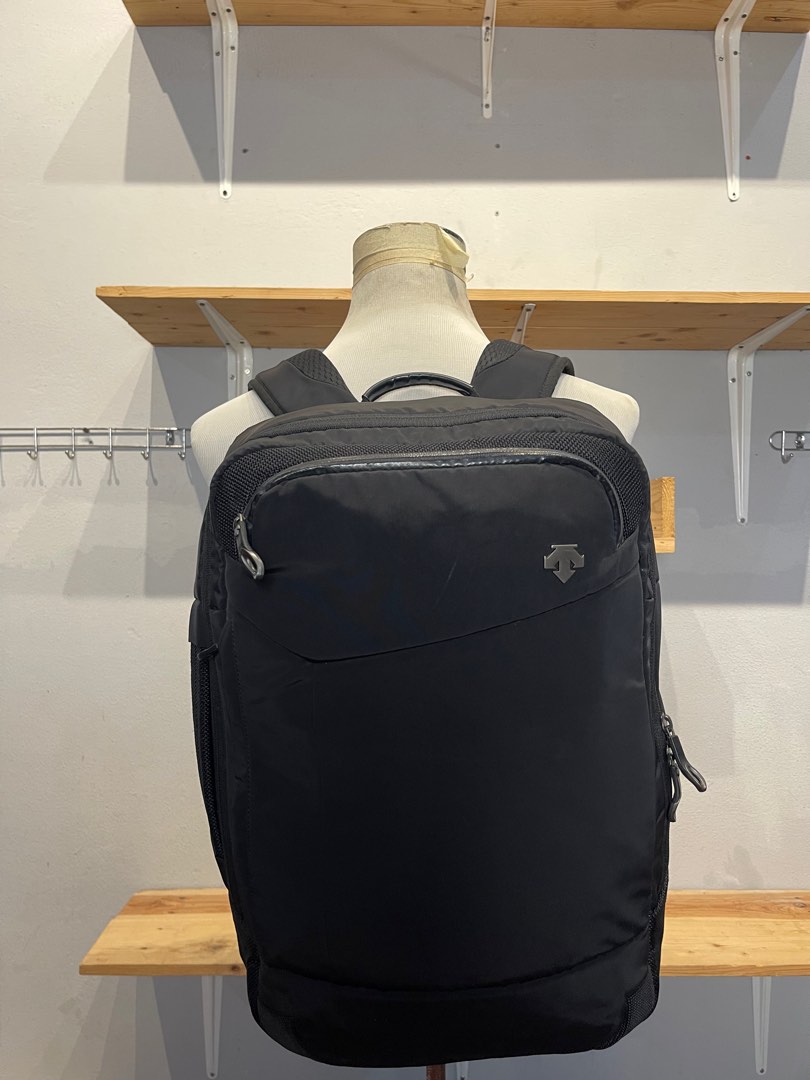 Backpacks Descente, Men's Fashion, Bags, Backpacks on Carousell