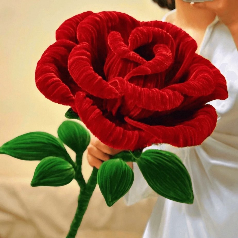 Huamama Twisted Stick Giant Rose ｜ 0.5m $50 ｜ 1m $88 ｜ Last Forever ...