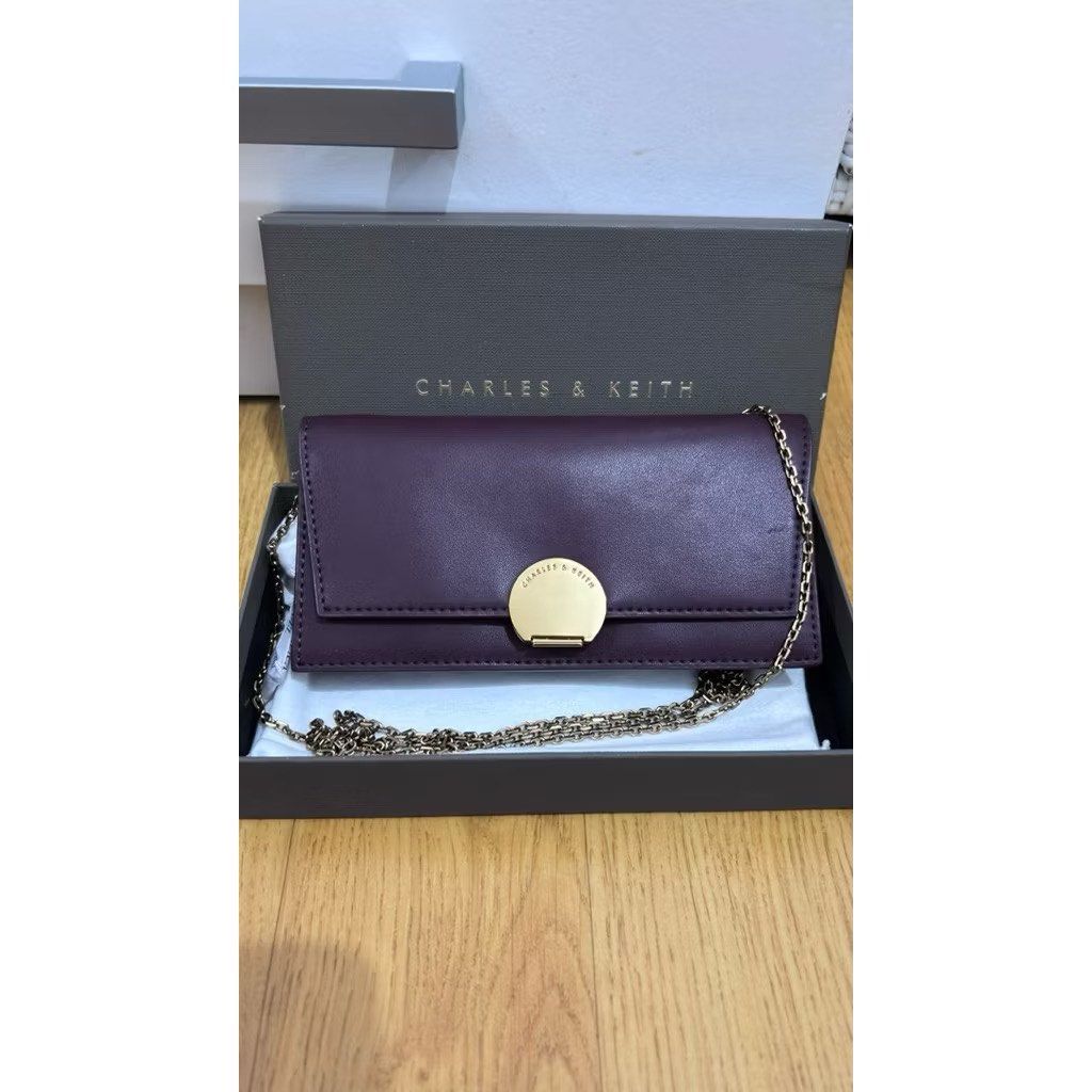 TAS SLING BAG CHARLES & KEITH SINGULAR PUSHLOCK PRUNE, Fesyen Wanita ...