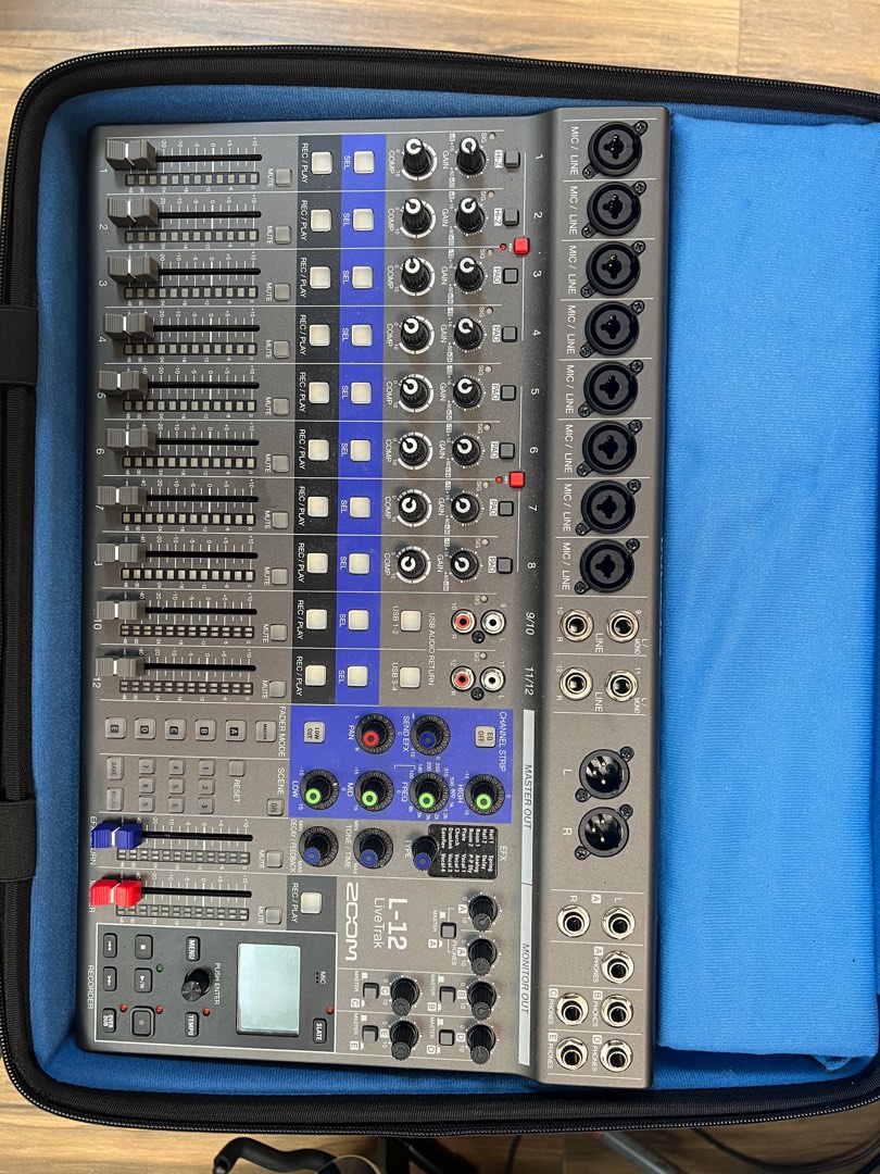 Zoom LiveTrak L12 Digital Mixer, 音響器材, 其他音響配件及設備 - Carousell