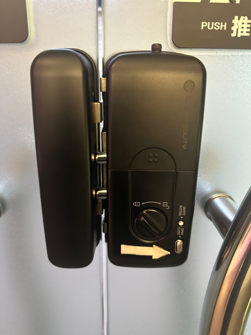 Glass door auto lock, Furniture & Home Living, Security & Locks, Locks ...