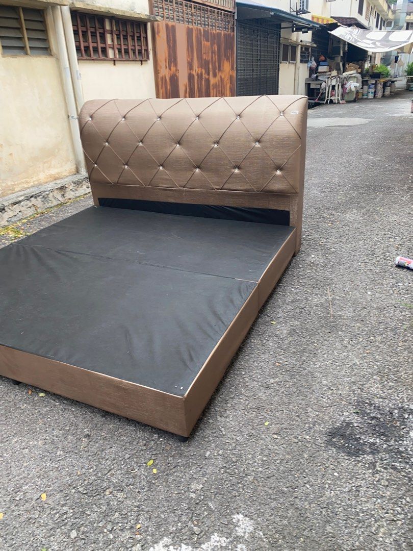 Katil tilam king set, Furniture & Home Living, Furniture, Bed Frames ...