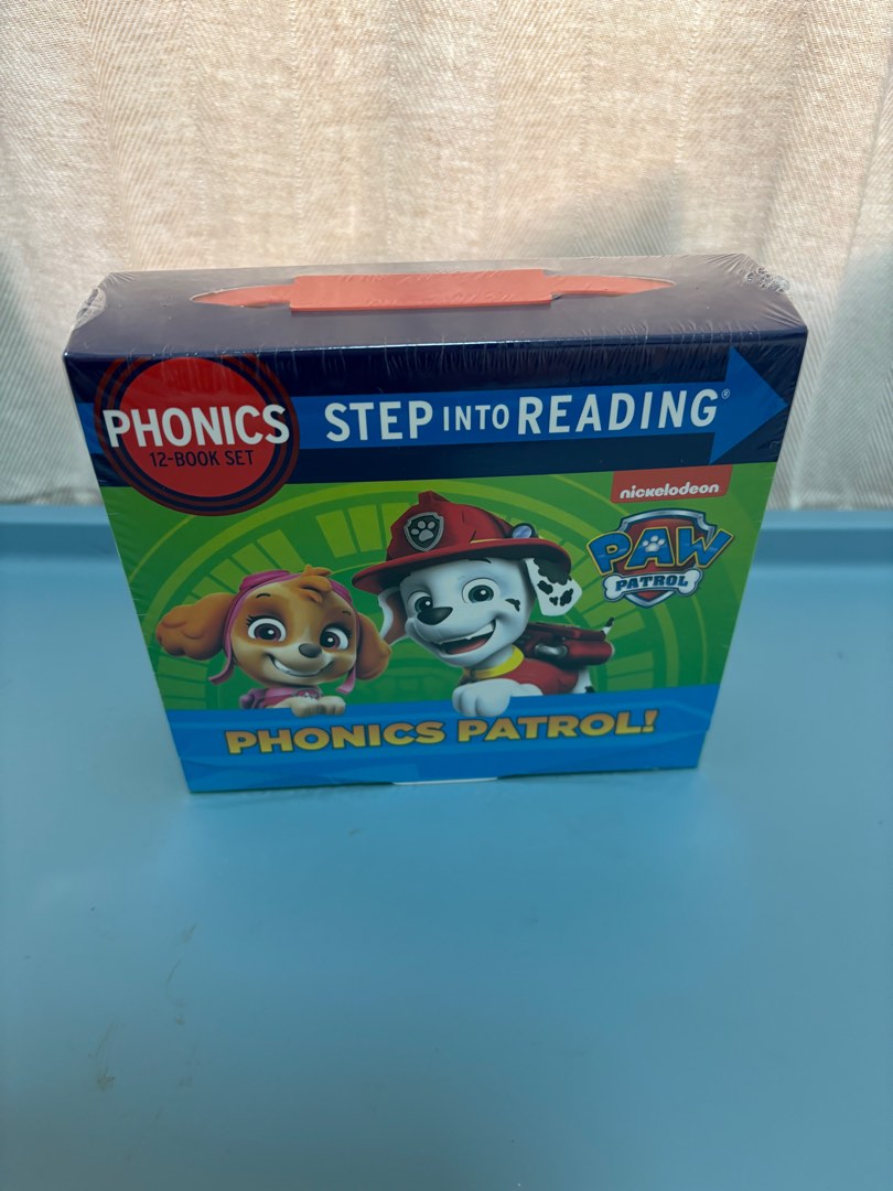 PAW PATROL Phonics step into reading, 興趣及遊戲, 書本 & 文具, 兒童書籍 - Carousell