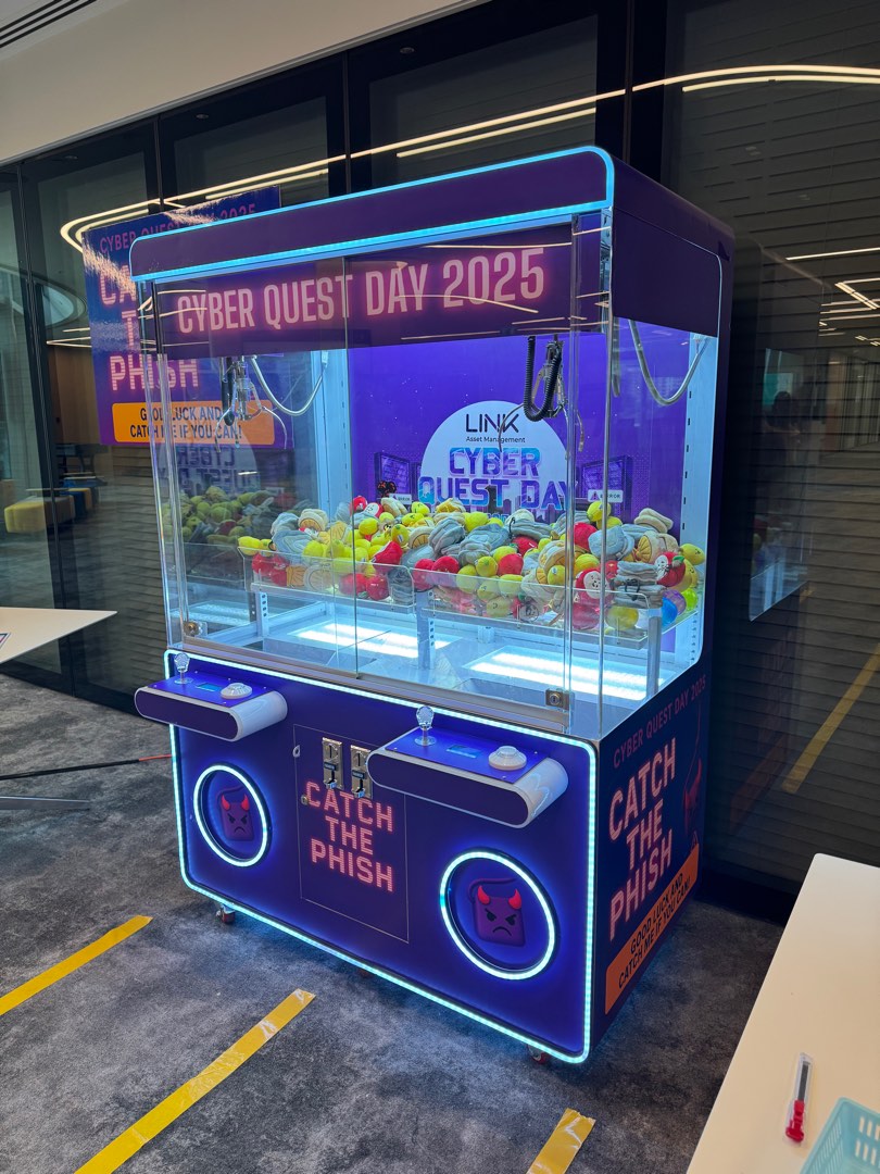 Professional Claw Machine Rental (Singapore), Hobbies & Toys, Toys ...