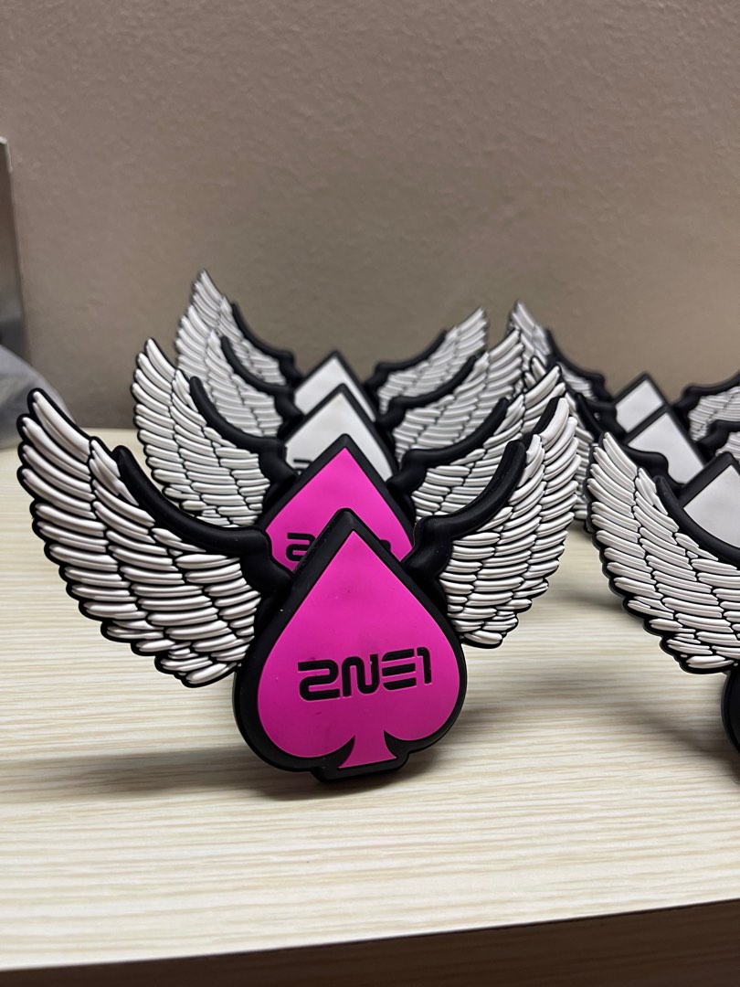 2NE1 Welcome Back Japan Merch Lightstick Ring, Hobbies & Toys ...