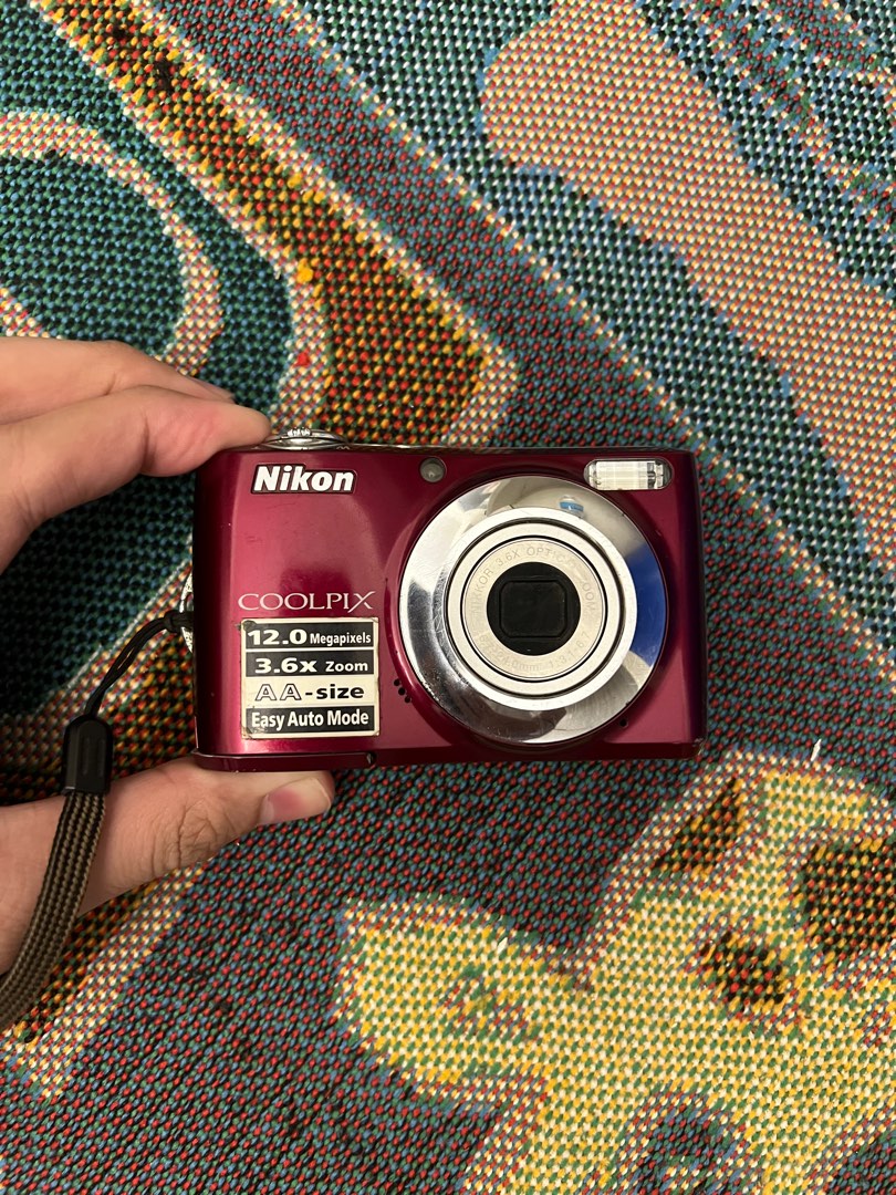 Nikon coolpix digicam, Photography, Cameras on Carousell