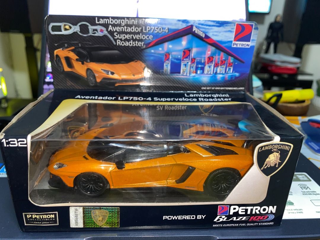 Petron Lamborghini Aventador SV Roadster Toy Car Collectible (1:32 ...