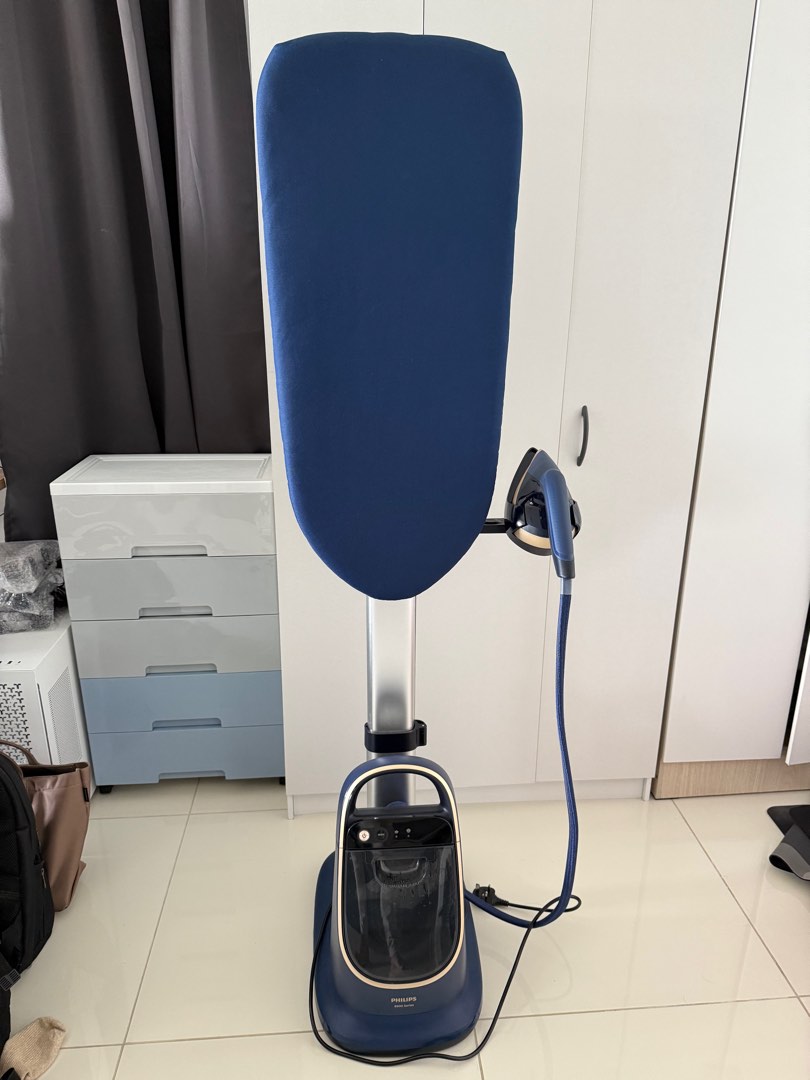 Philips AIS8530 Standing Steam Iron High End Model, TV & Home ...