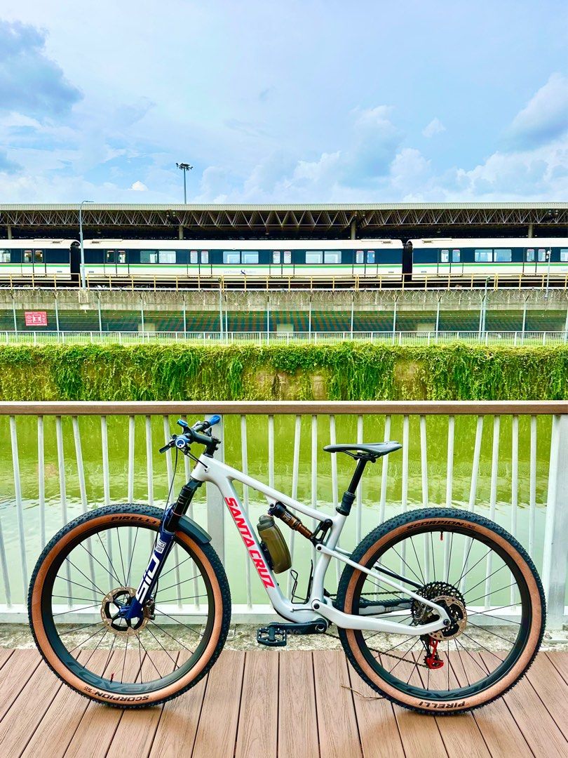 Santa Cruz Blur CC 4 frame (January 2025 set from Reevo Singapore with receipt), Sports ...