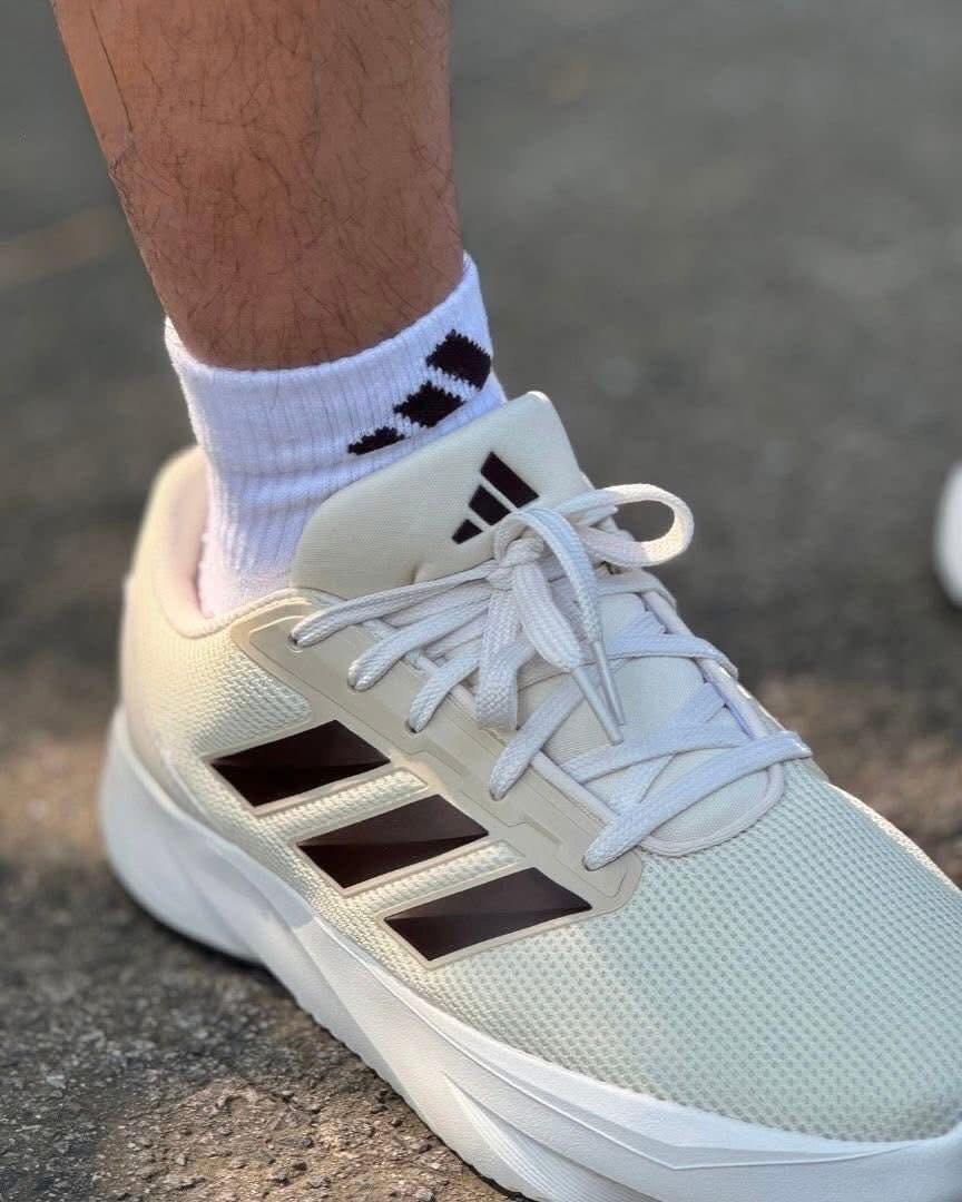 Adidas Base Glo, Men's Fashion, Footwear, Sneakers on Carousell