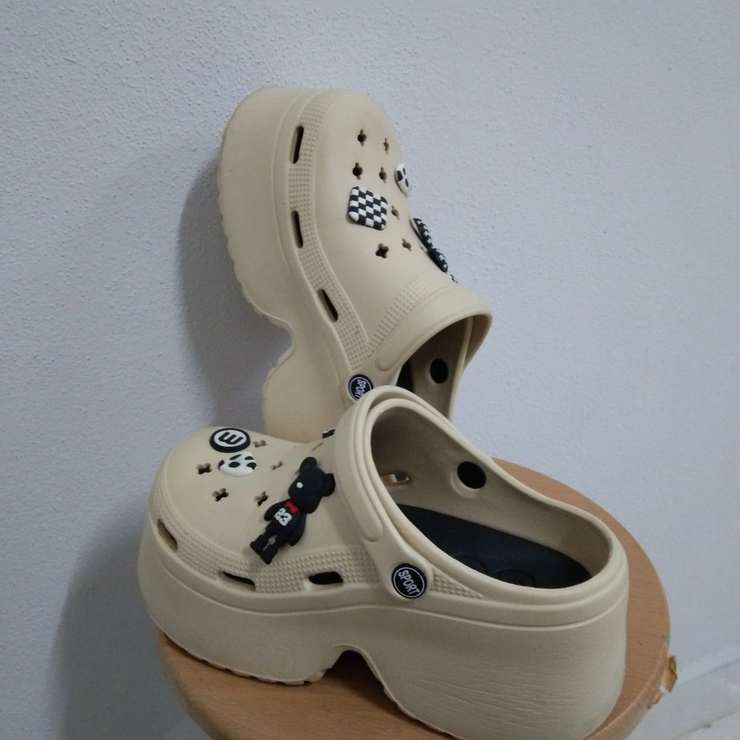 Crocs Viral Thick 9.0cm Nude, Women's Fashion, Footwear, Sandals on ...