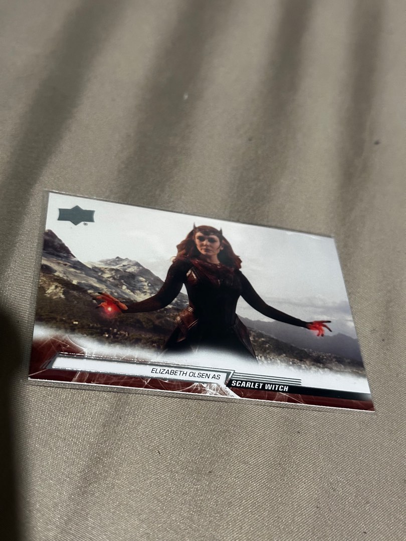 Elizabeth Olsen as Scarlet Witch Wanda Maximoff Marvel Upper Deck Card ...