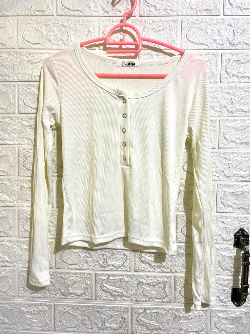 SOMA Top, Fesyen Wanita, Pakaian Wanita, Baju Luaran di Carousell