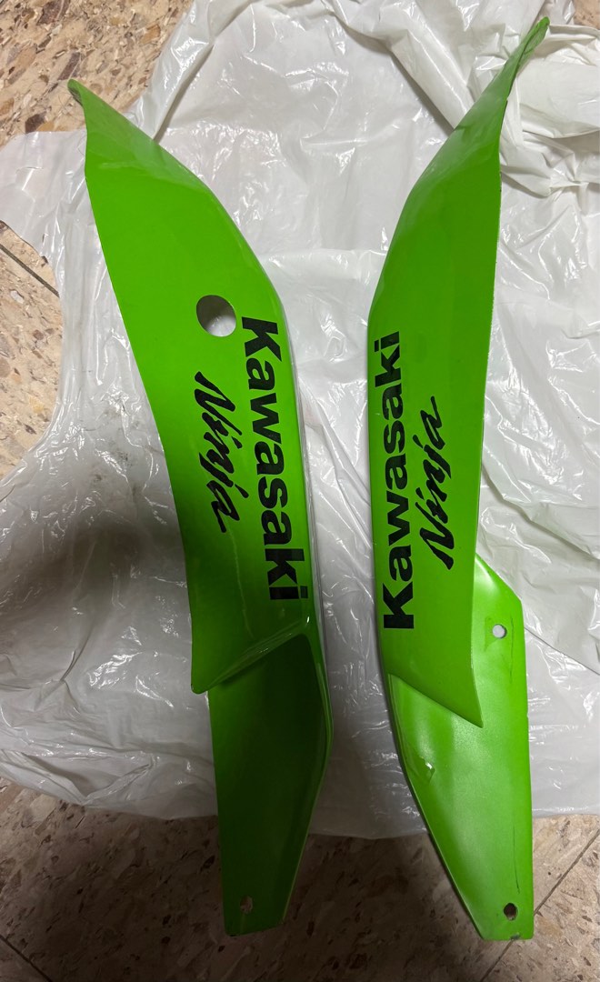 ZX4RR Winglet (ZX10r style) (Used), Motorcycles, Motorcycle Accessories ...