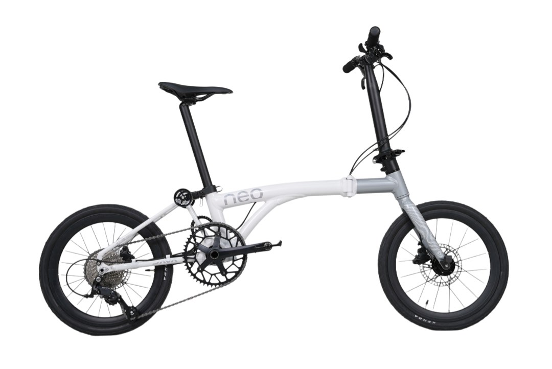 (白色特價中) 2025 新款 JAVA NEO 9速 碟剎349鋁合金折叠車 （三折叠小布 國布 ）送前後蛙燈叮叮, 運動產品, 單車及配件, 單車 - Carousell