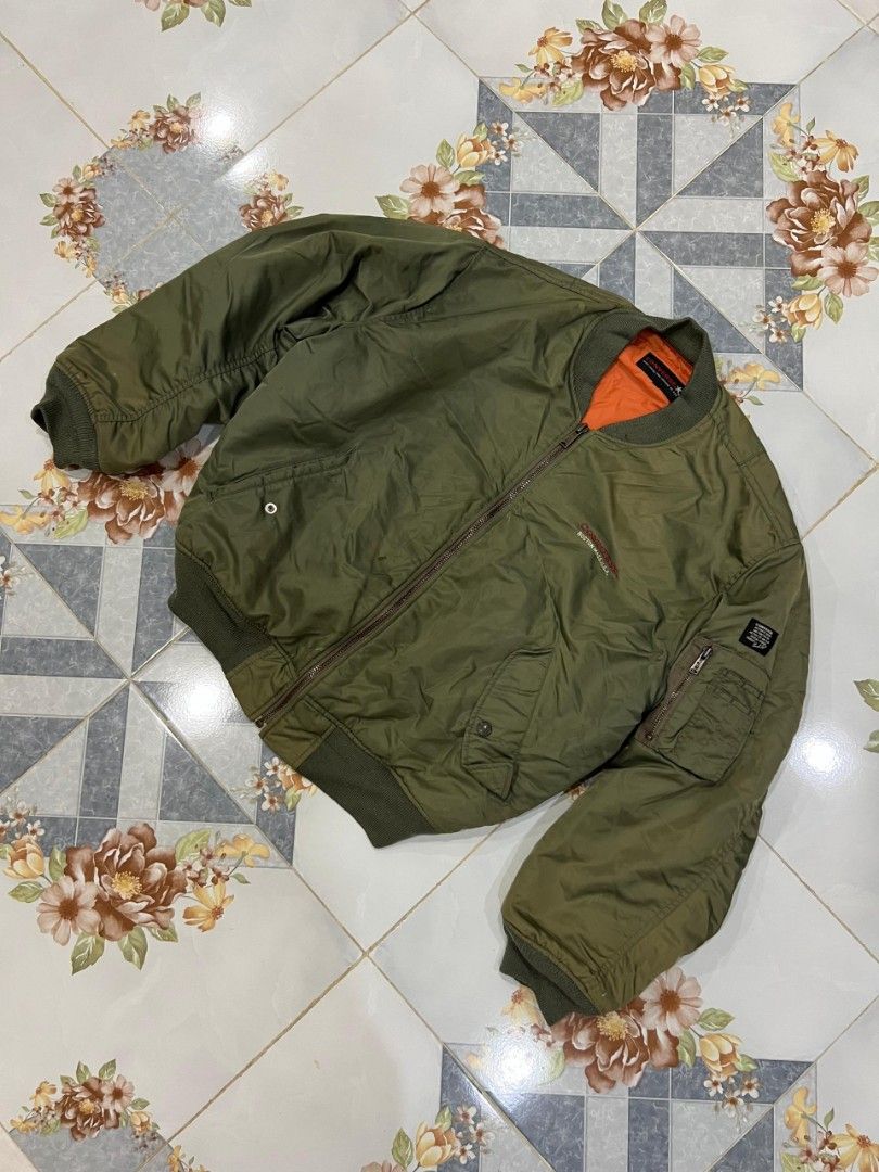 CONVERSE BOMBER JACKET, Men's Fashion, Activewear on Carousell