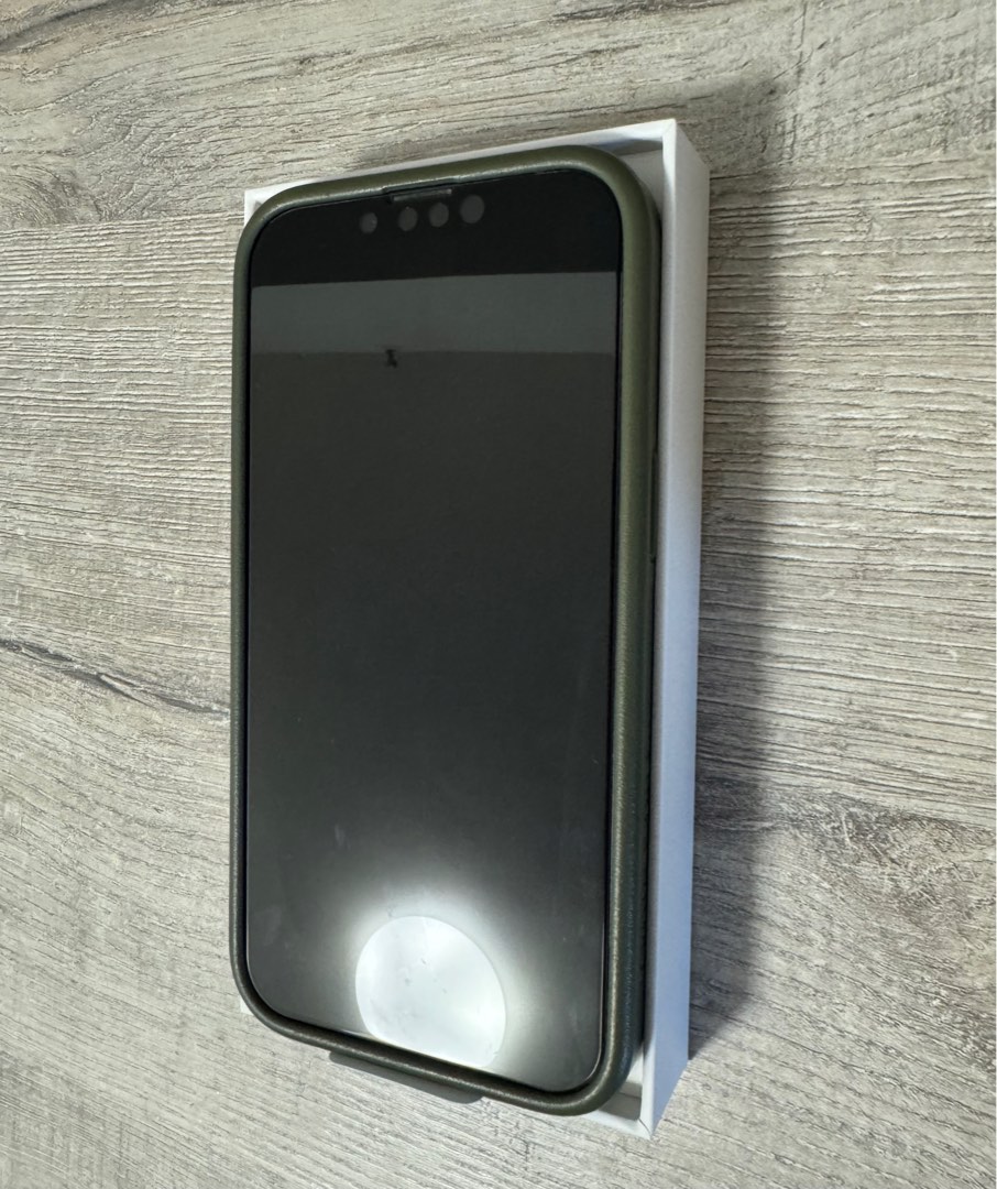 iPhone 13 256GB 自用機 保存佳 外觀近全新 附多組犀牛盾原廠保護殼、Simmpo舒視防窺抗藍光保護貼, 手機及配件, 手機, iPhone, iPhone 13 系列在旋轉拍賣