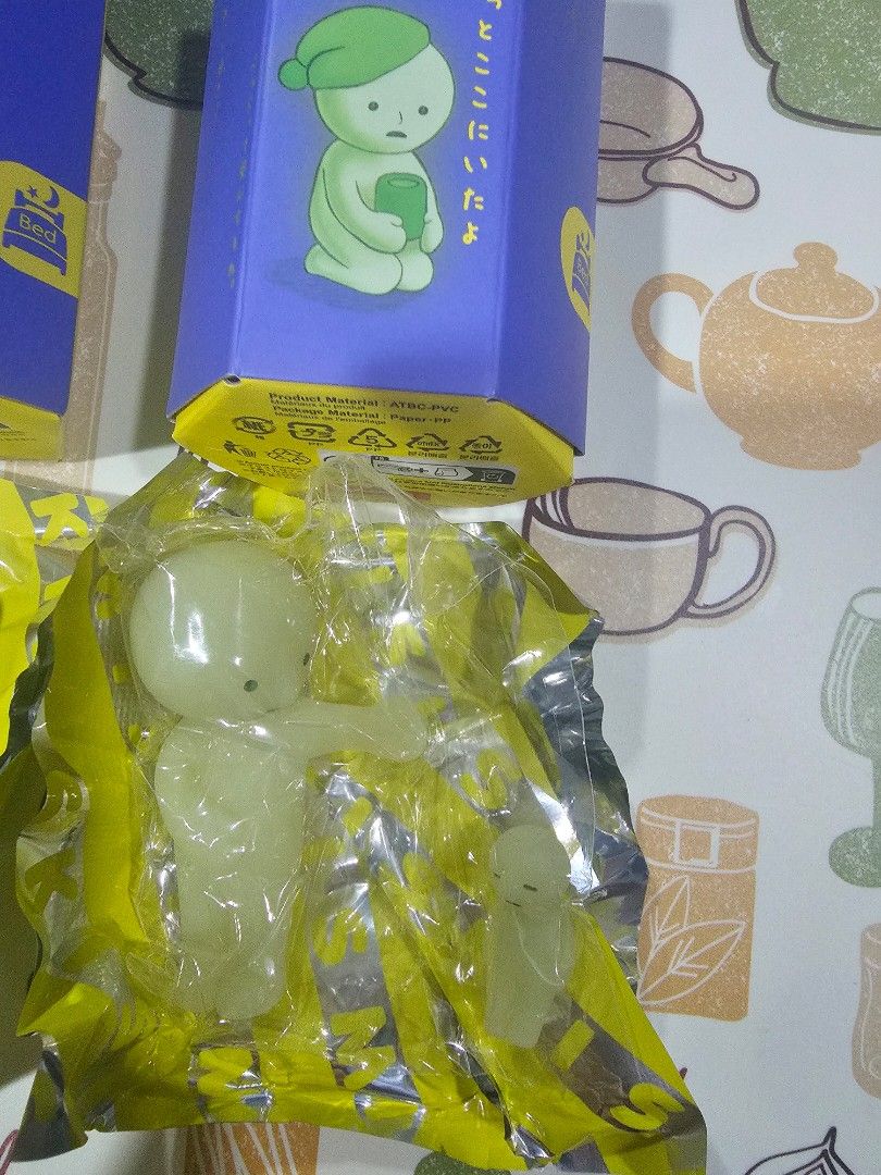 Smiski glow in the dark x bed mini figure [smiski cuddle is SOLD ...