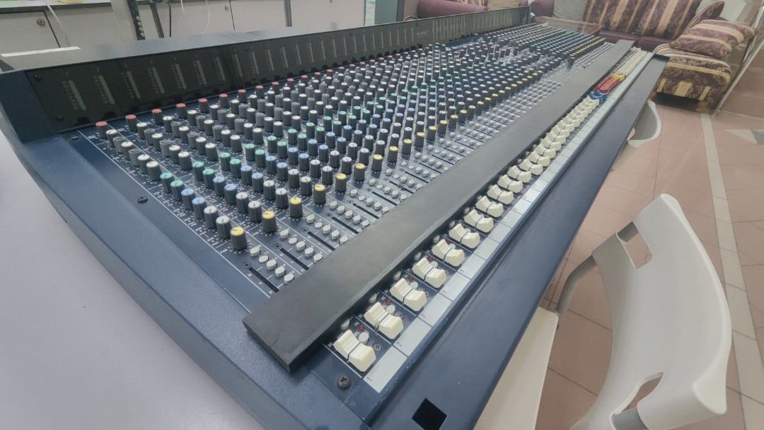 Soundcraft Live 8 40 channel mixer, Audio, Other Audio Equipment on ...