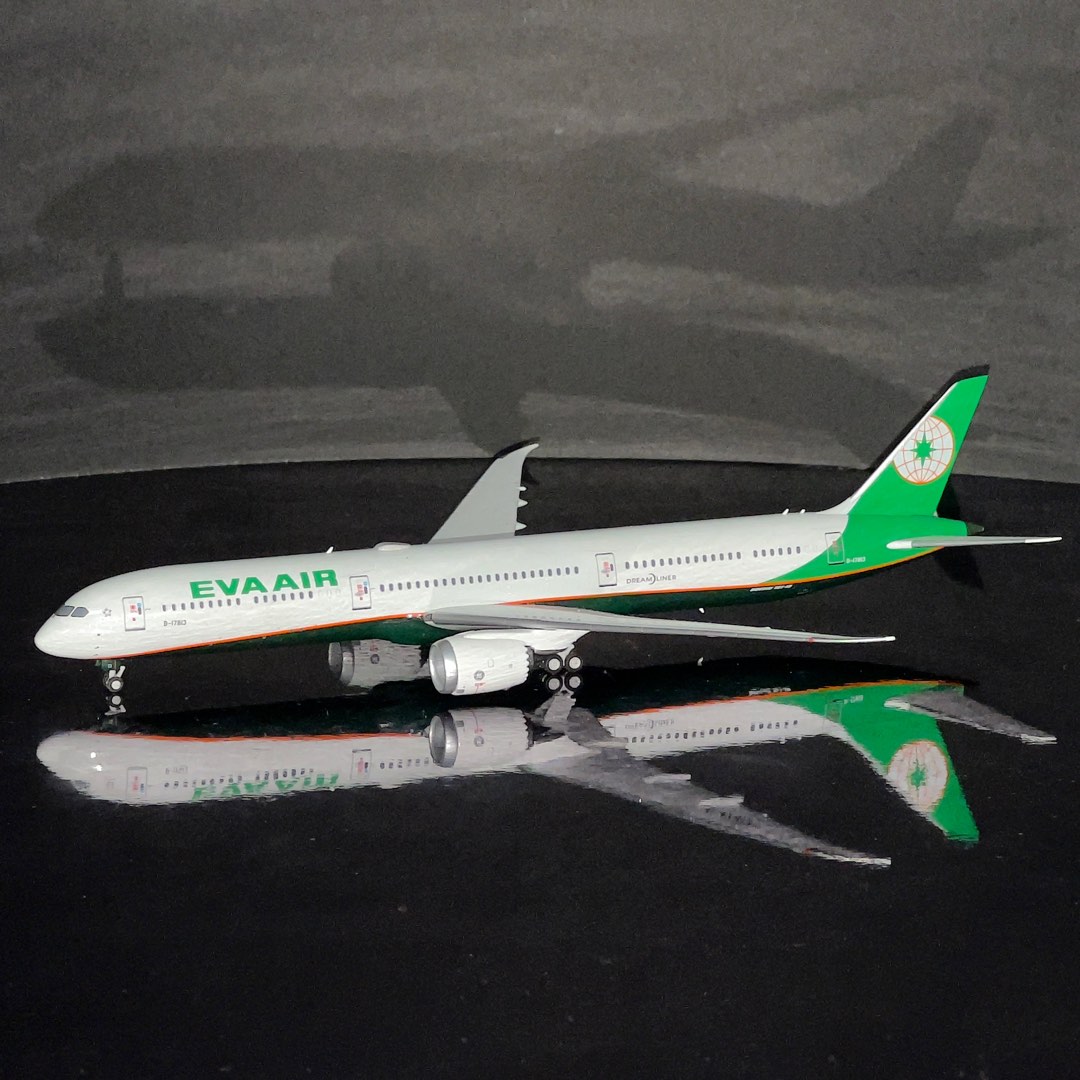1:400 NG Models EVA Air Boeing 787-10 Dreamliner, Hobbies & Toys, Toys ...