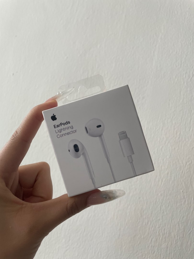 Apple EarPods with Lightning Connector - Brand New, Audio, Earphones on ...