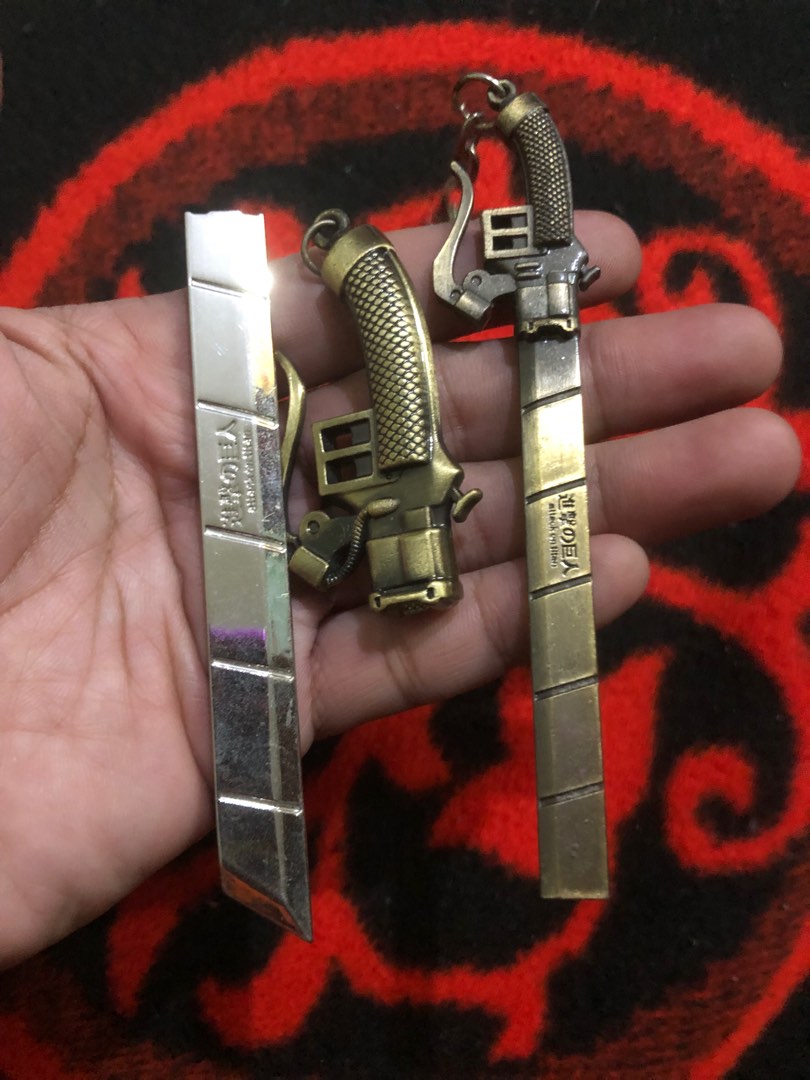 Attack on Titan metal weapon key charm set, Hobbies & Toys, Toys ...