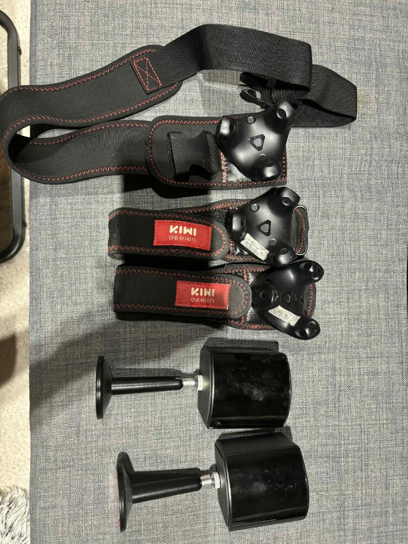 HTC Vive Trackers and Base Station, Video Gaming, Video Games, Others ...