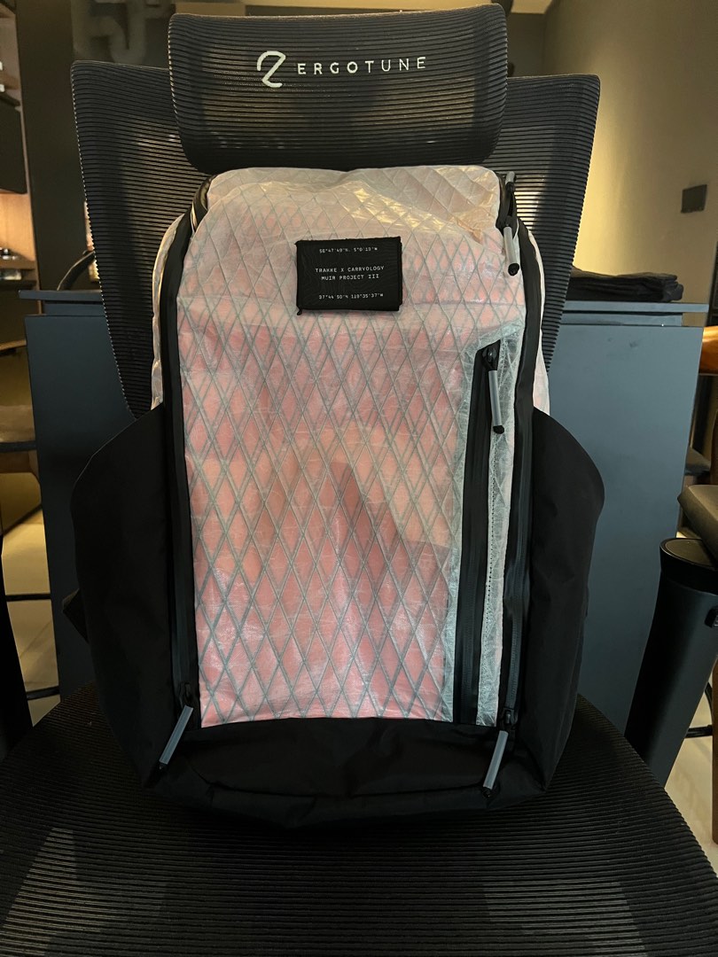 Trakke Muir III - Glow Worm, Men's Fashion, Bags, Backpacks on Carousell