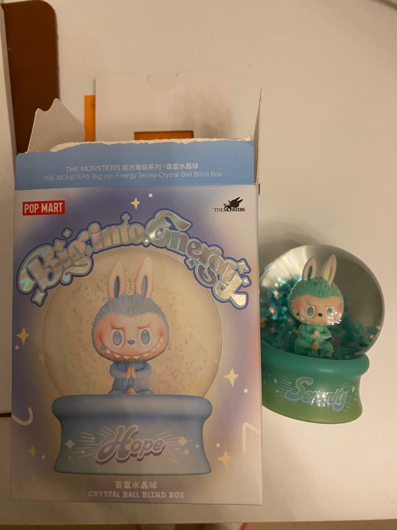 Pop Mart Labubu Snow Globe, 興趣及遊戲, 玩具 & 遊戲類 - Carousell