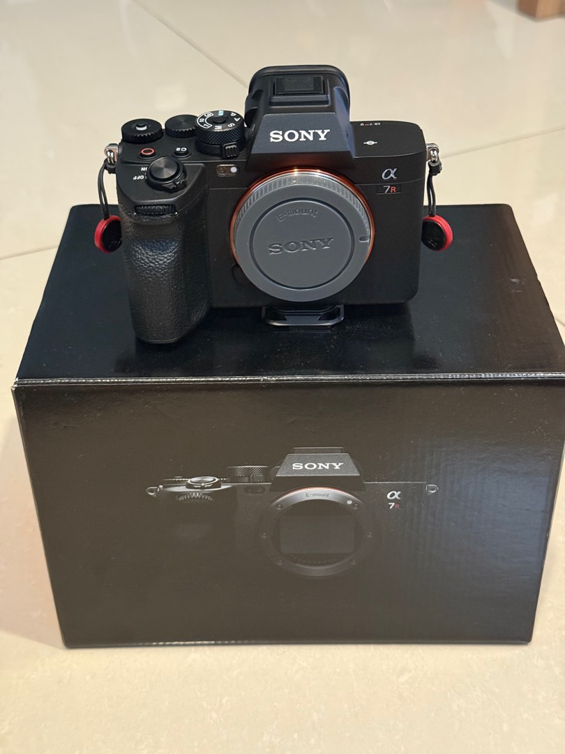 Sony Alpha a7R V (A7 R5) (ILCE-7RM5) - Like New, Photography, Cameras on Carousell