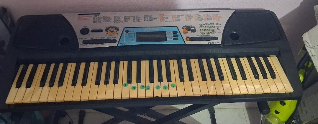 Yamaha PS-170 Keyboard with Stand, Hobbies & Toys, Musical Instruments ...