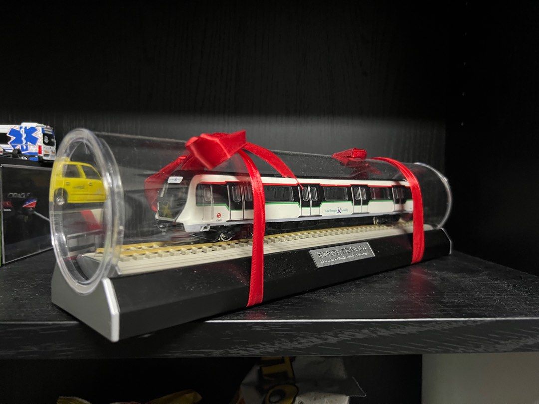 1:87 SMRT/LTA R151 Train Model, Hobbies & Toys, Toys & Games on Carousell