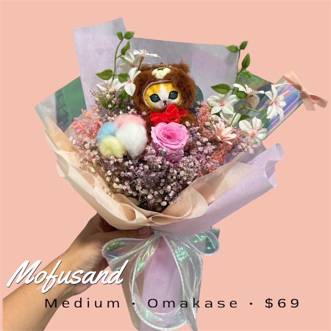 ALWAYS wanted a Mofusand bouquet, this is so lovely! Preserved rose and ...