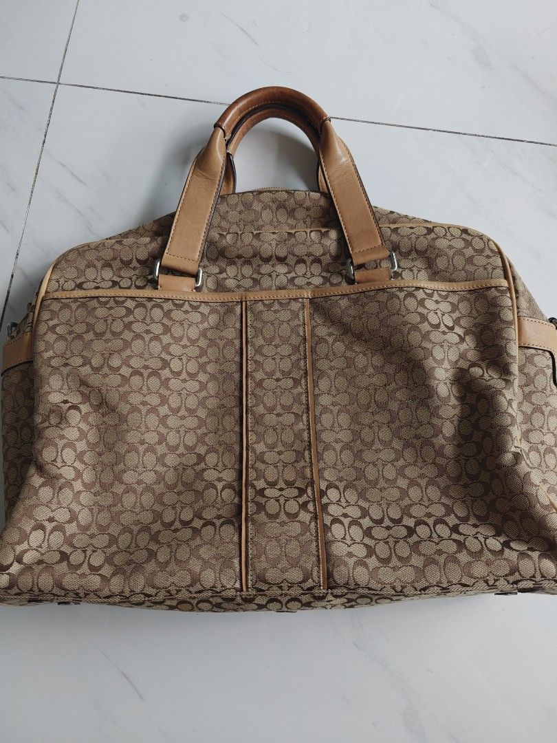 Coach Signature Duffle Bag, Luxury, Bags & Wallets on Carousell