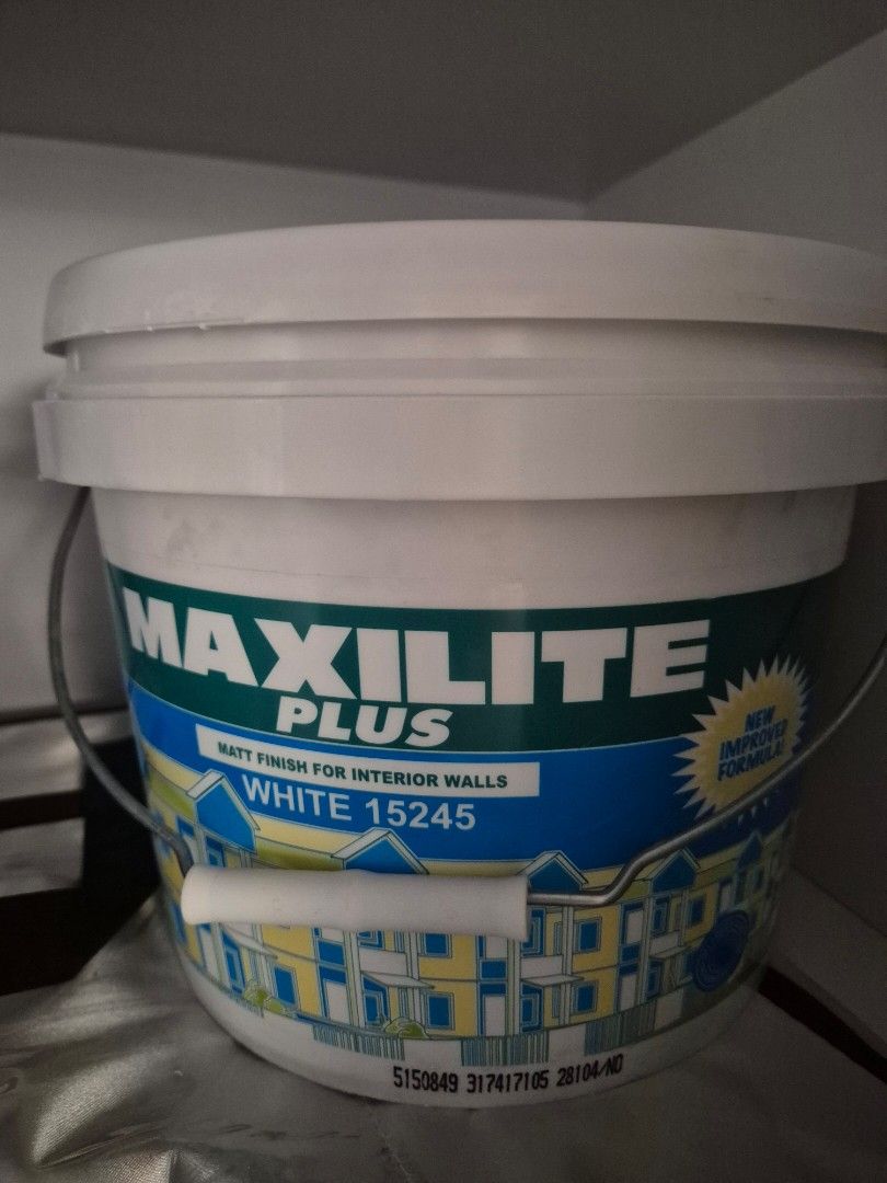 Dulux maxilite base paint in white, Furniture & Home Living, Home Decor ...